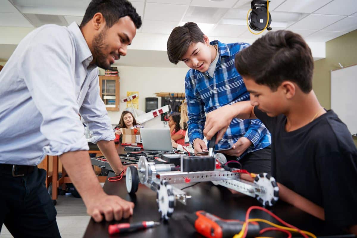 How to Become a STEM Teacher - Graduate Programs for Educators