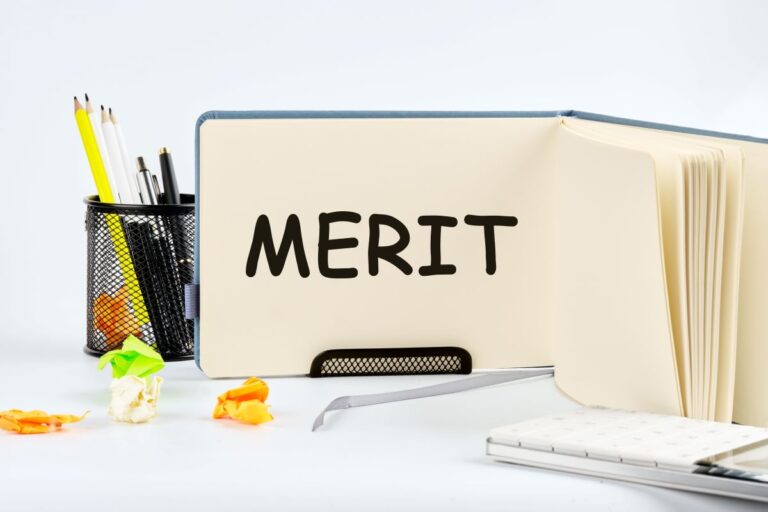 Pros and Cons of Merit Pay for Teachers - Graduate Programs for Educators