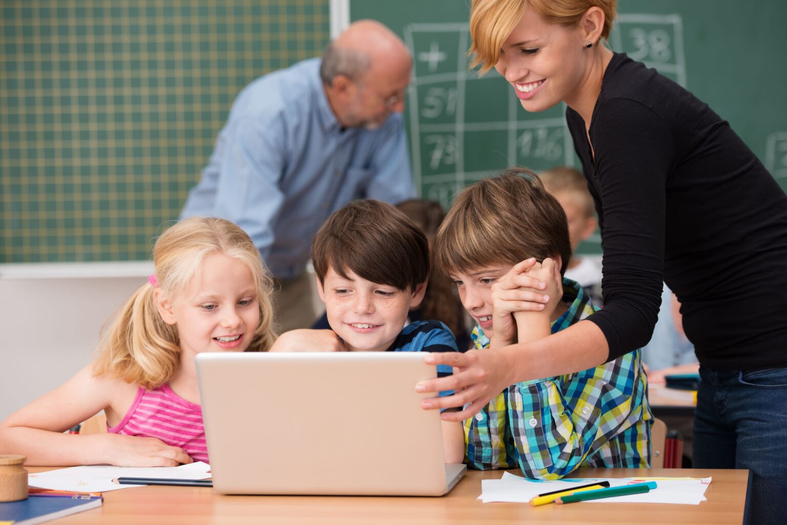 How to Become a Teacher’s Aide - Graduate Programs for Educators